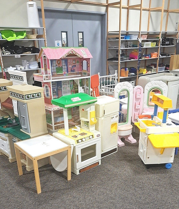 A miniature kitchen wonderland where little chefs can practice before graduating to the real thing.