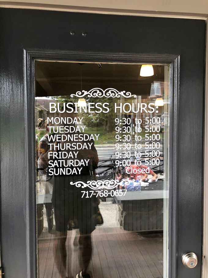 Business hours worth committing to memory. The countdown to pretzel o'clock starts the minute you leave.