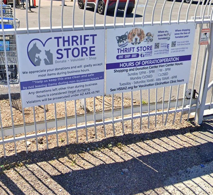 The rules of engagement clearly posted. Tuesday through Saturday are your hunting days&mdash;plan accordingly, fellow treasure seekers!