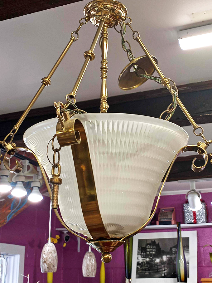 Elegant lighting that proves sometimes the most beautiful things in life are hanging right above your head.