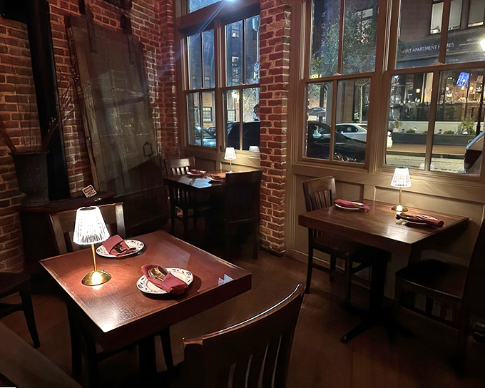 Intimate corner tables bathed in warm lamplight create the perfect setting for first dates or fiftieth anniversaries &ndash; romance speaks all languages here.