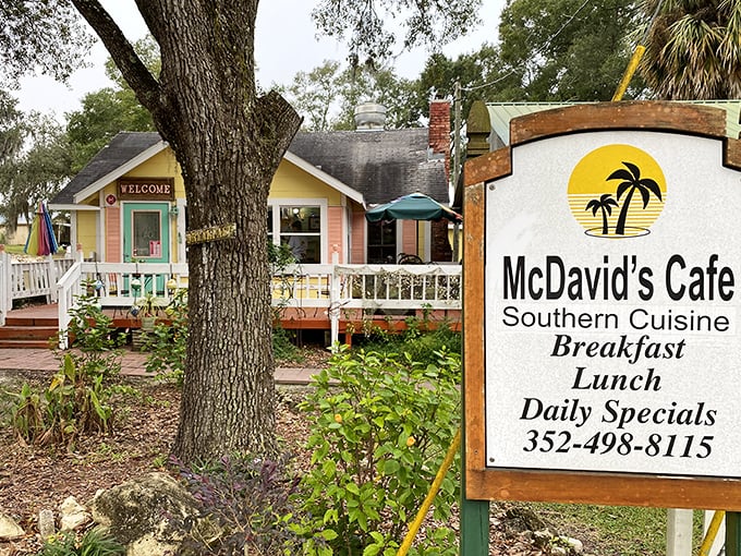 McDavid's Cafe occupies a charming cottage that looks like someone's favorite aunt decided to open a restaurant.