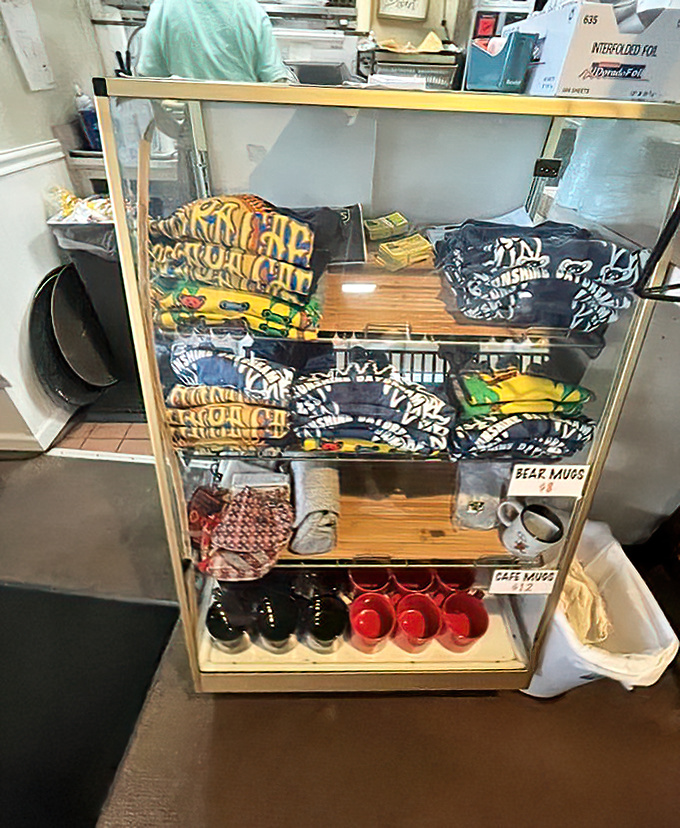 Take the Sahara experience home with you! T-shirts and mugs that let you brag about your excellent breakfast choices long after vacation ends.