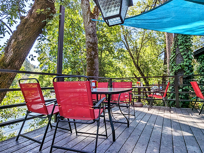 Outdoor dining that puts Mother Nature on the payroll. Those red chairs aren't just comfortable&mdash;they're front-row seats to Oregon's greatest show: the great outdoors.