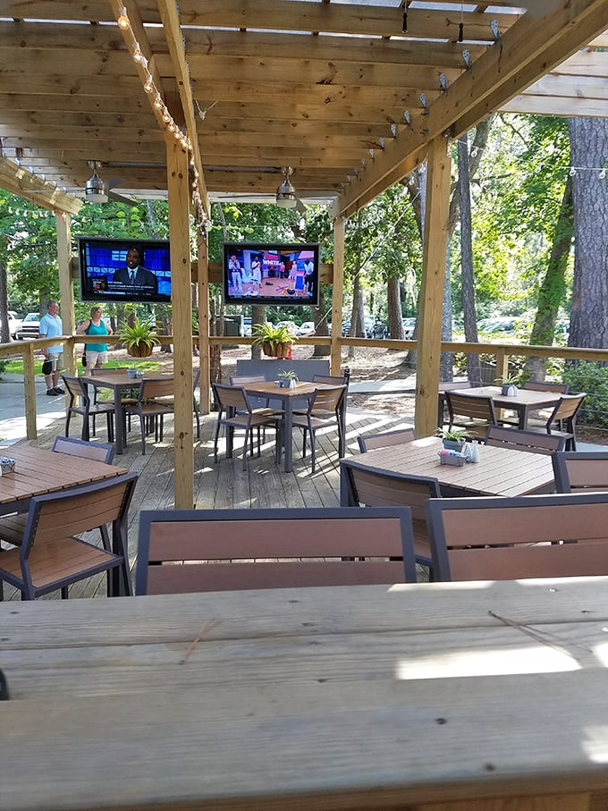 Dining al fresco under Hilton Head's canopy of trees&mdash;where nature provides the ambiance and Reilley's provides the sustenance.