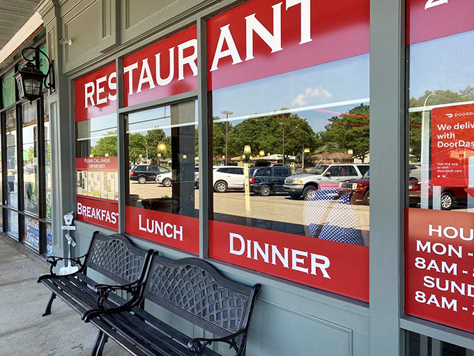 Outside seating where you can watch the world go by while contemplating a second slice of pie &ndash; the answer is always yes.