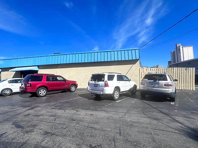 A parking lot that fills up faster than you can say "short stack with a side of bacon."