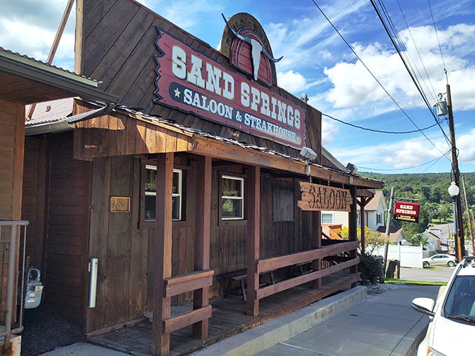 Sand Springs Saloon serves up Old West atmosphere where the only thing getting robbed is your expectations.