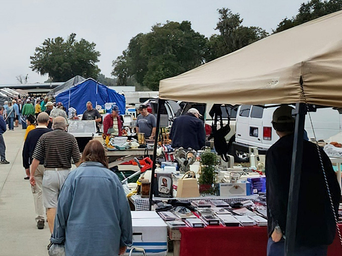 Weekend treasure hunters on the prowl &ndash; where one person's castoffs become another's conversation piece in the great circle of stuff.