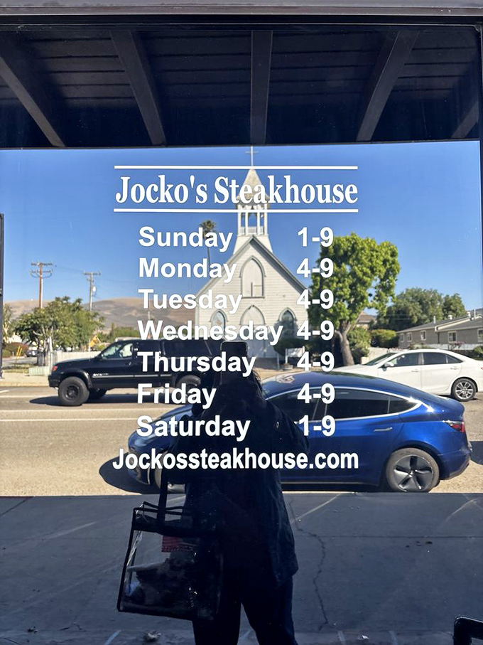 The hours of operation&mdash;or as meat lovers call it, "when happiness is possible." Plan accordingly and arrive hungry.