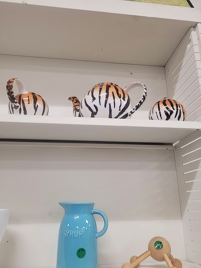 This tiger-striped tea set didn't roar its way into the store to be ignored. Someone's afternoon tea is about to get wildly sophisticated.