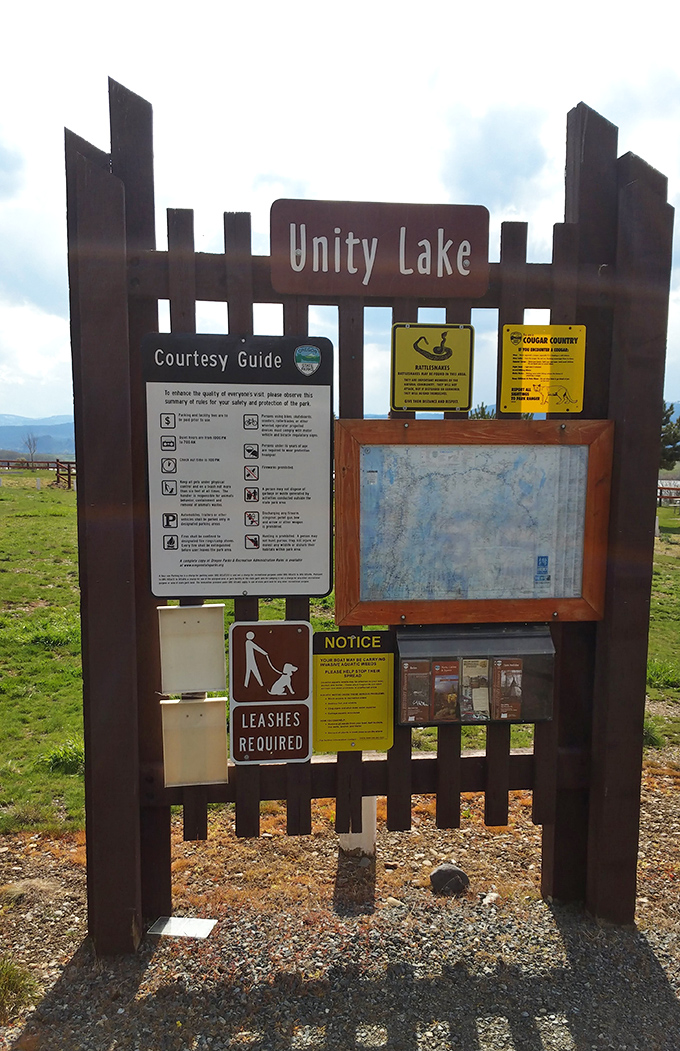 The information board &ndash; where "leashes required" is the only rule you'll mind following in this dog-friendly paradise.