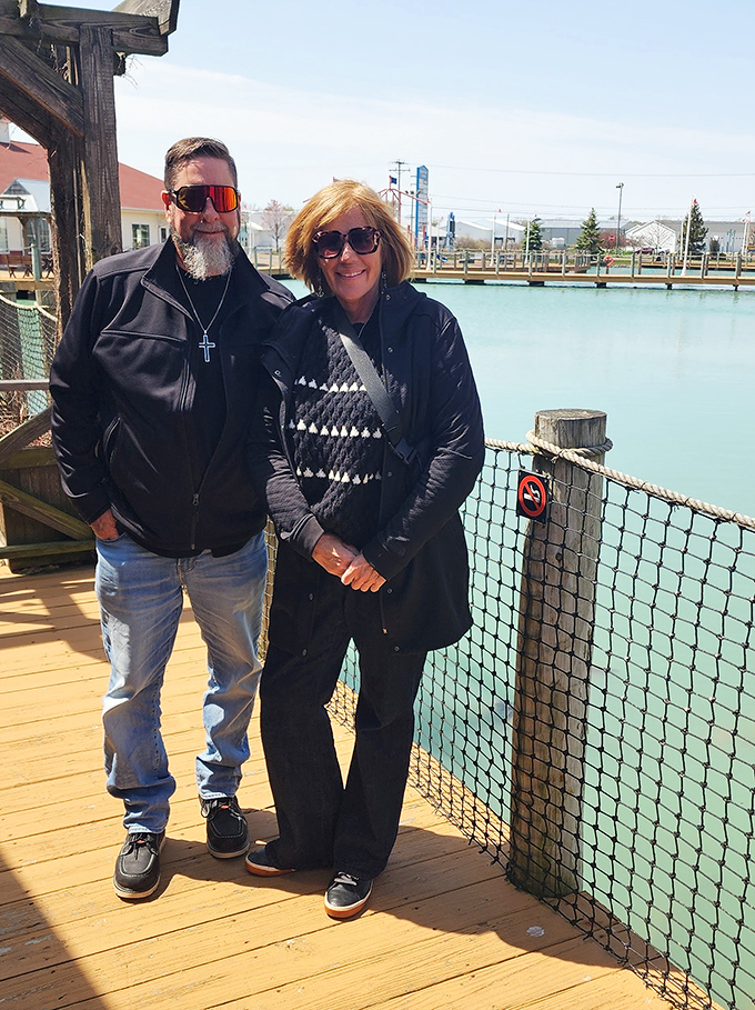 Couples who shop together, stay together &ndash; especially when there's a waterfront boardwalk for romantic strolls between stores.