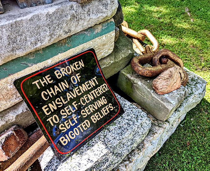 A rusted chain and powerful message about breaking free from limiting beliefs. Small moments of profound wisdom appear throughout the grounds.