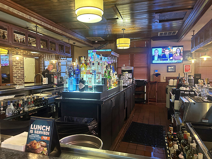 The bar: where seafood stories get taller and cocktails flow as freely as the laughter. A perfect prelude to your maritime feast.