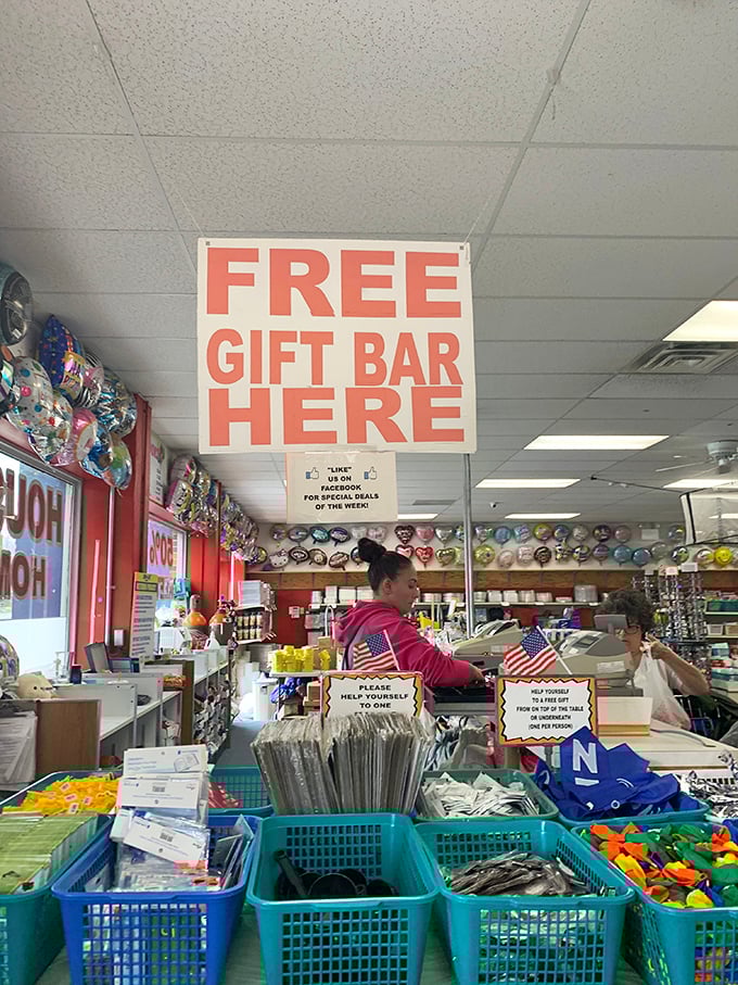 The checkout area doubles as a "free gift bar," because the only thing better than a great deal is a free bonus to go with it.
