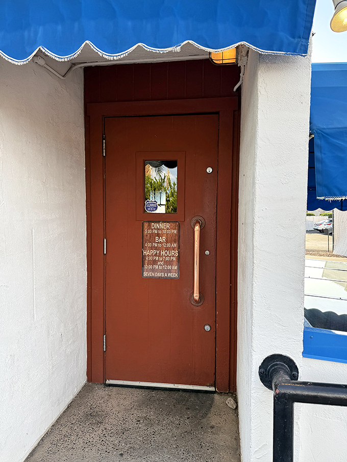 Behind this unassuming entrance lies culinary treasure that would make pirates weep with pure envy.