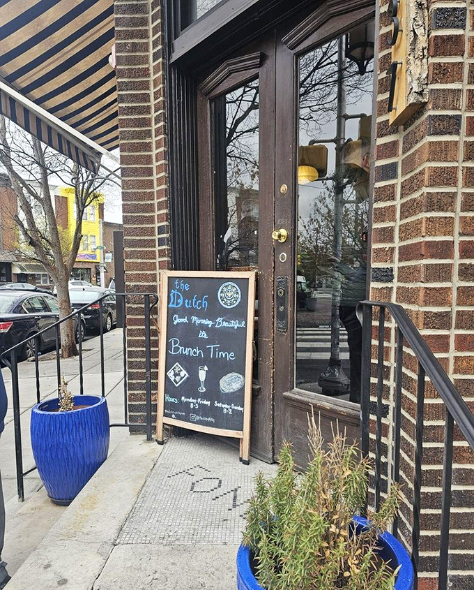 "Good Morning Beautiful, It's Brunch Time" &ndash; the chalkboard speaks the universal truth that brunch isn't just a meal, it's a love language.