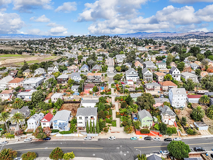 Vallejo's colorful homes cluster together like a neighborhood potluck &ndash; diverse, welcoming, and surprisingly affordable for Northern California.