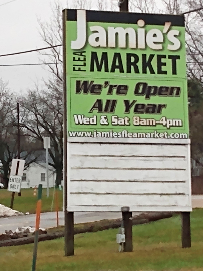 The market's roadside beacon announces year-round Wednesday and Saturday treasure hunting&mdash;like a lighthouse for bargain seekers lost at sea.