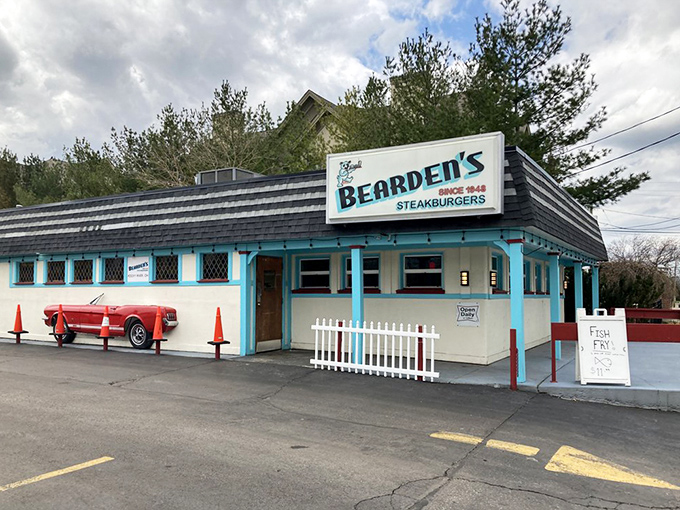 From the outside, Bearden's promises exactly what it delivers &ndash; unpretentious, delicious food in a setting that feels like a warm hug.
