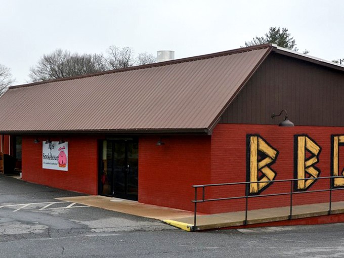 The exterior's bold BBQ lettering serves as a beacon of hope for the hungry. Like a barbecue bat-signal for your appetite.