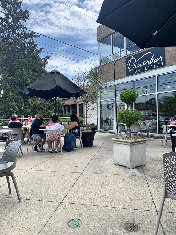 The outdoor patio at Dinerbar on Clifton&mdash;where fresh air and fresh food create the perfect recipe for an afternoon well spent.
