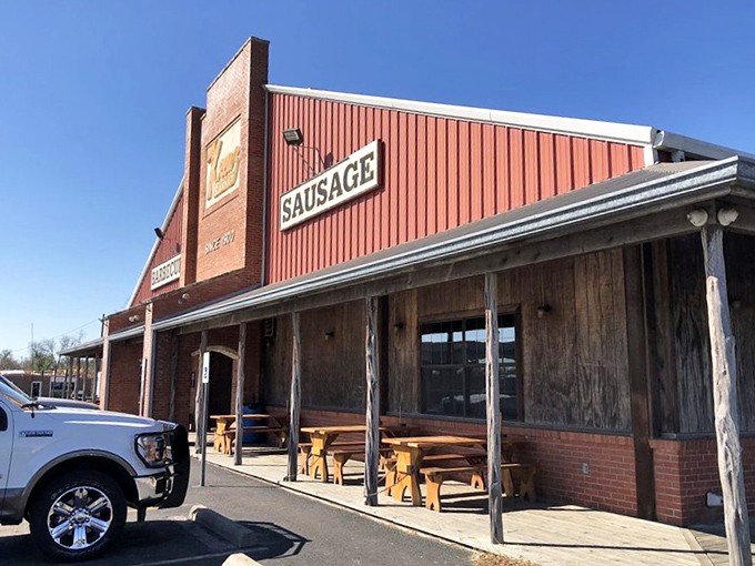 Even the picnic tables outside look like they've witnessed decades of satisfied sighs and sauce-free celebrations.