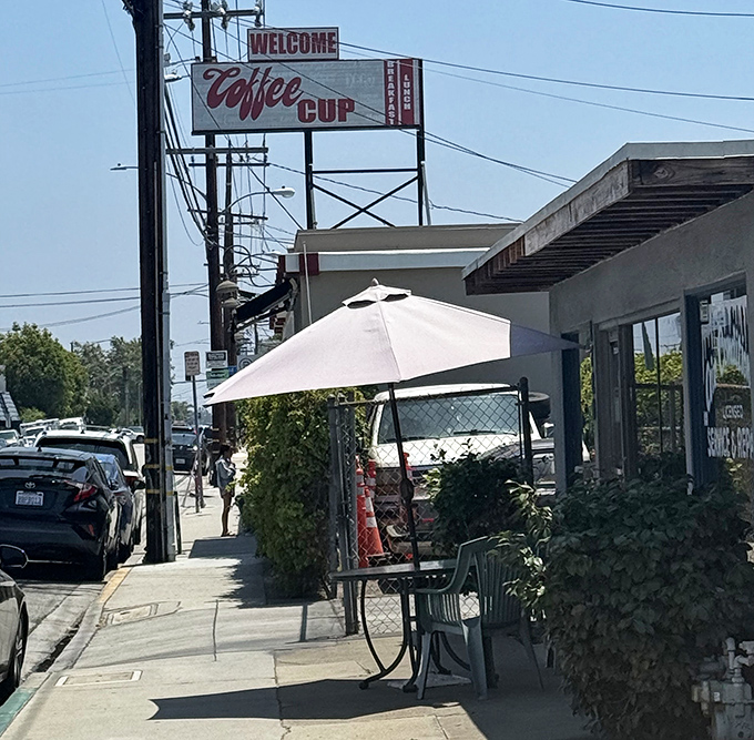 Outdoor seating for those who like their vitamin D served alongside their hash browns.