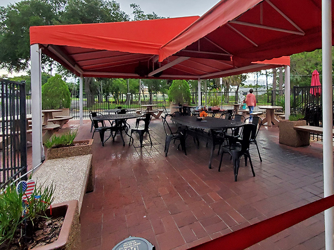 The covered patio offers al fresco dining without Florida's infamous afternoon showers spoiling your seafood feast. Best of both worlds.