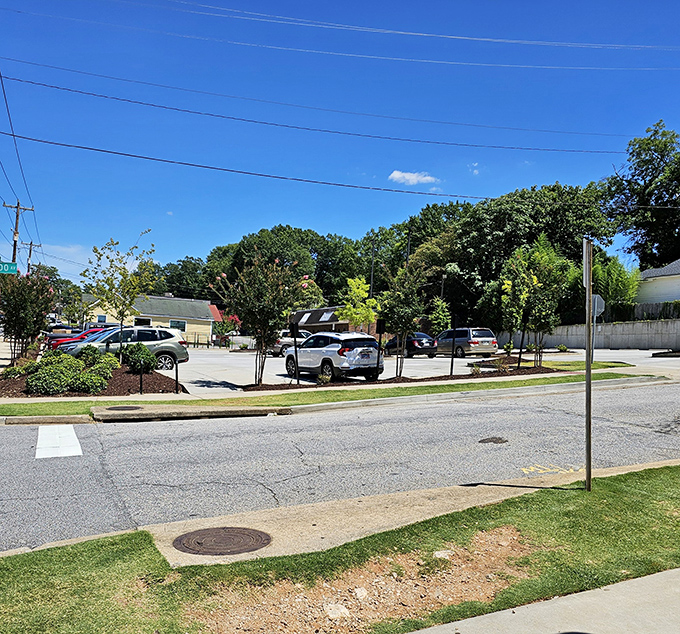 The packed parking lot&mdash;the universal sign of "something delicious happens here." Worth circling for a spot.