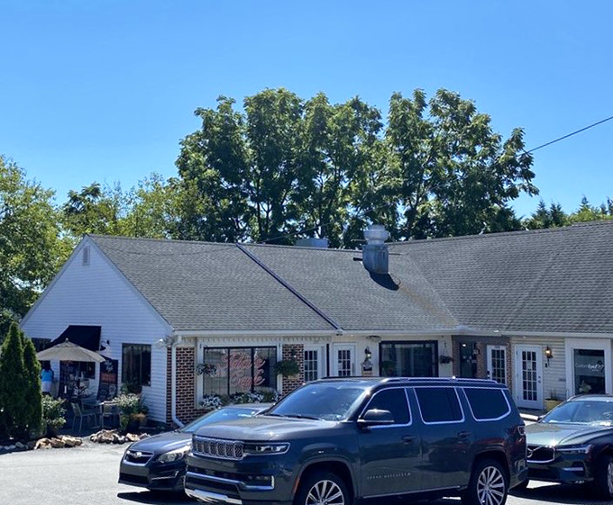 A packed parking lot at breakfast is the most reliable Michelin guide in America—cars don't lie about where the good food lives.
