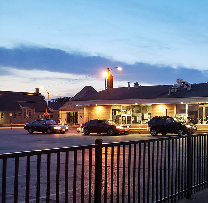 As twilight falls, Wilson's glows like a beacon for hungry travelers. Some of life's best memories happen after dark with a paper-wrapped burger in hand. 