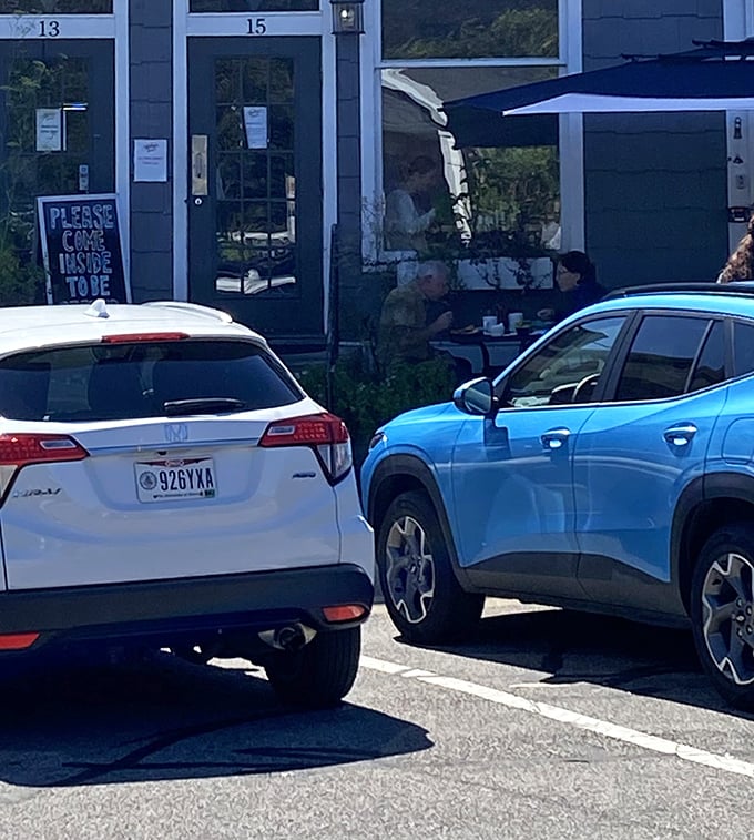 Even the parking lot offers a view of happy diners enjoying their meals on the patio&mdash;breakfast with a side of fresh air.