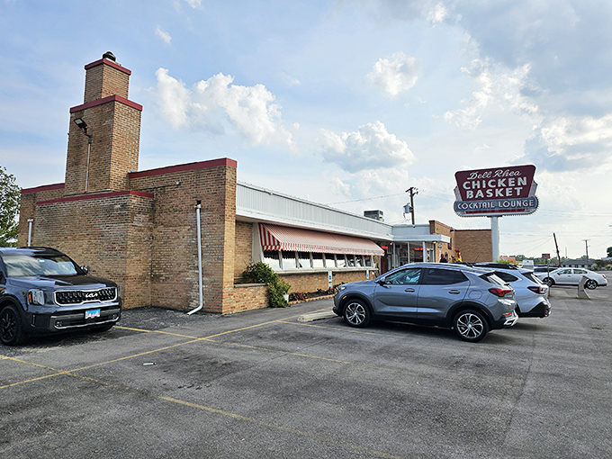 Even the parking lot tells stories, with license plates from distant states proving chicken draws crowds.