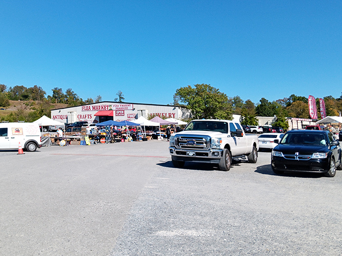 The parking lot fills early on weekends – a telltale sign that the early bird gets more than just the worm here.