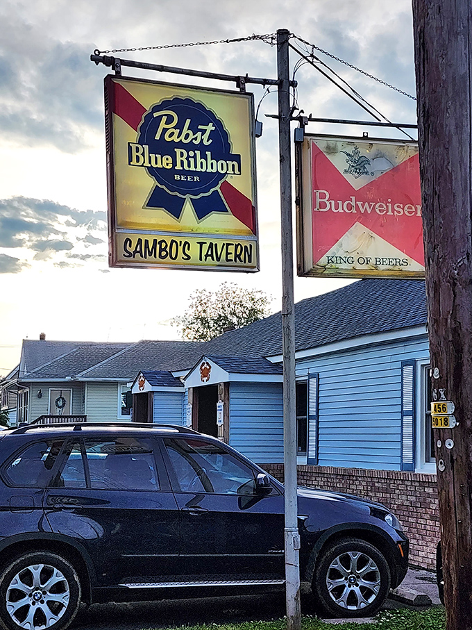 Vintage beer signs hanging outside&mdash;the seafood equivalent of a lighthouse, guiding hungry travelers to safe, delicious harbor.