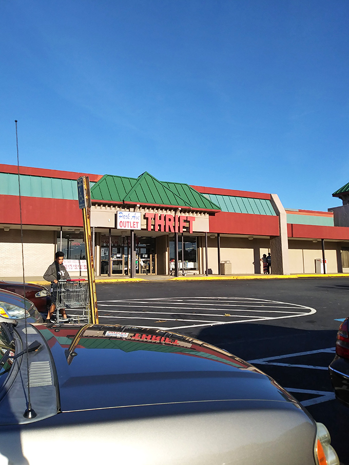 Under clear Georgia skies, the thrift store stands ready for another day of connecting people with pre-loved treasures.