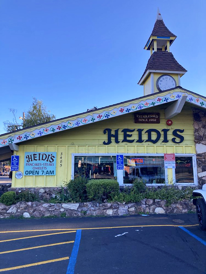 Established since 1962, Heidi's stands as a cheerful beacon of breakfast hope along Lake Tahoe Boulevard, promising Alpine-inspired morning delights.