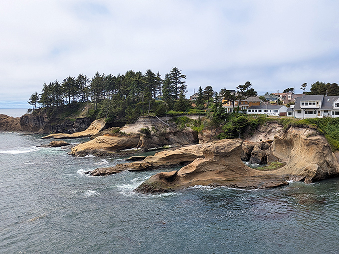 Nature showing off its architectural portfolio. These dramatic coastal formations create the perfect backdrop for Depoe Bay's dining scene.