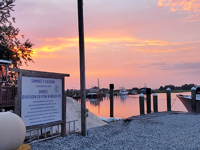 As the sun sets over the Leipsic River, Sambo's transforms from merely a restaurant into something magical&mdash;a dining experience worth remembering.