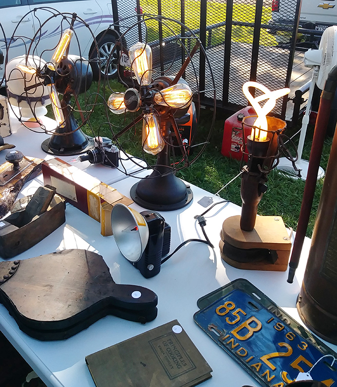 Upcycled vintage fans transformed into Edison-bulb lamps. Yesterday's technology illuminates today's homes with warm, nostalgic light.