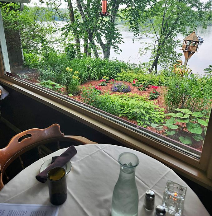 A table with a view that turns ordinary meals into memories, where Half Moon Lake provides dinner entertainment no Netflix show could match.