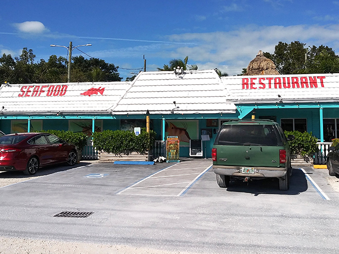 Turquoise and white capture that laid-back Keys spirit where every meal feels like a mini-vacation escape.