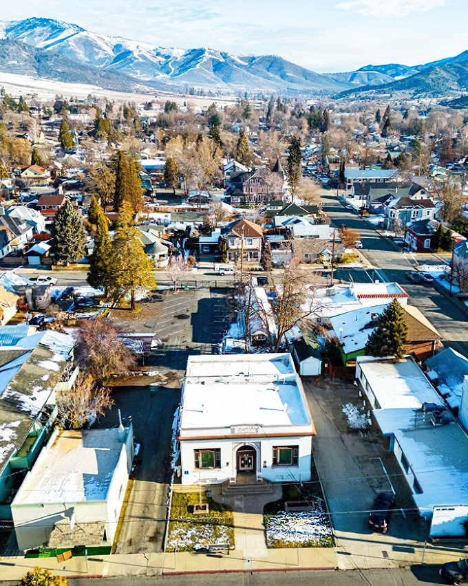 Winter transforms Yreka into a snow globe village with mountain backdrops that make even ordinary neighborhoods look like holiday card material.