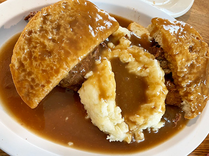 Beef Manhattan: proof that sometimes the best geography lesson comes on a plate with gravy.