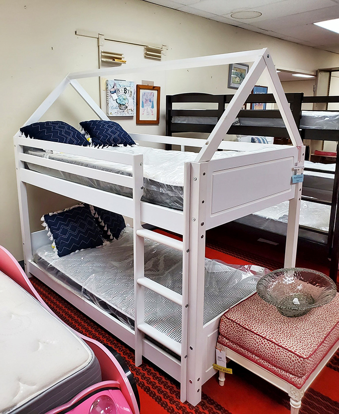 A bunk bed that's actually stylish? Kids get somewhere to sleep, and you don't have to sacrifice your home's aesthetic. Parenting win!