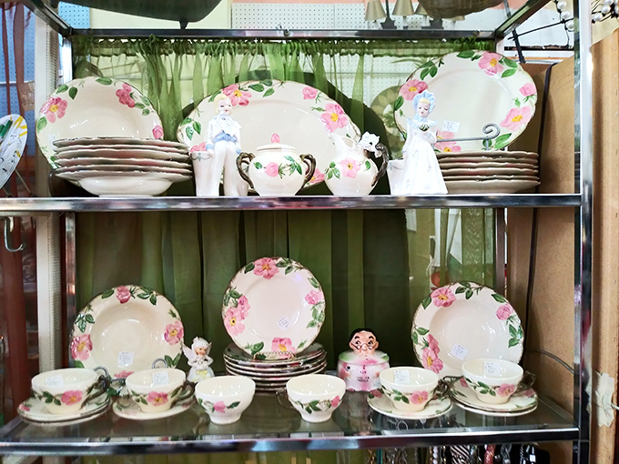 Delicate floral dishware that makes everything taste better. These aren't just plates&mdash;they're your grandmother's Sunday best, ready for your modern table.
