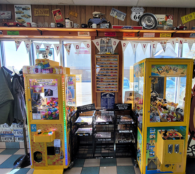 Even the game area screams authentic Americana. These claw machines have probably disappointed children for longer than most restaurants have been in business.
