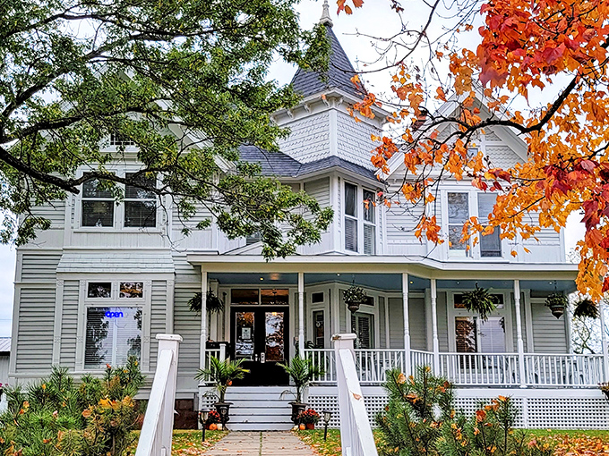 The McCormick House Inn captures that Victorian-era charm with a dash of fall color&mdash;the kind of place that makes you want to curl up with a book.